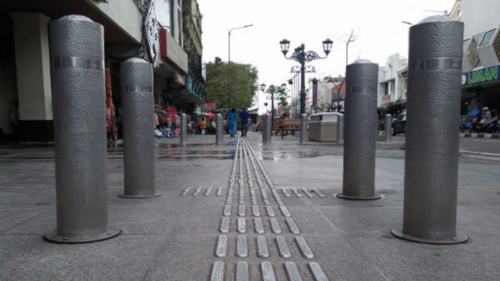 Pabrik Tactile Paving Guiding Block untuk Tunanetra - Futago Karya