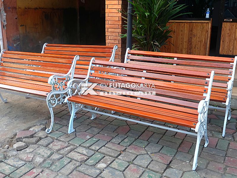 Bangku Taman Terbaik dan Berkualitas Tinggi - Futago Karya