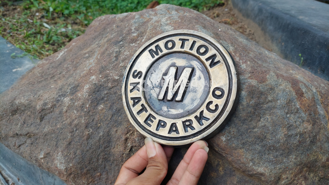 Desain Logo Minimalis Cor Logam % Futago Karya Artikel