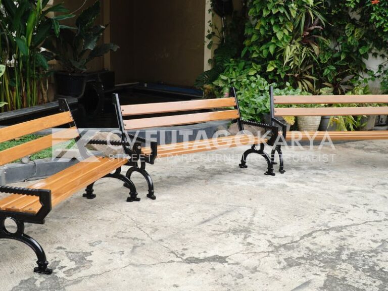 Kursi Besi Panjang Unsur Dekoratif Terbaik - Futago Karya