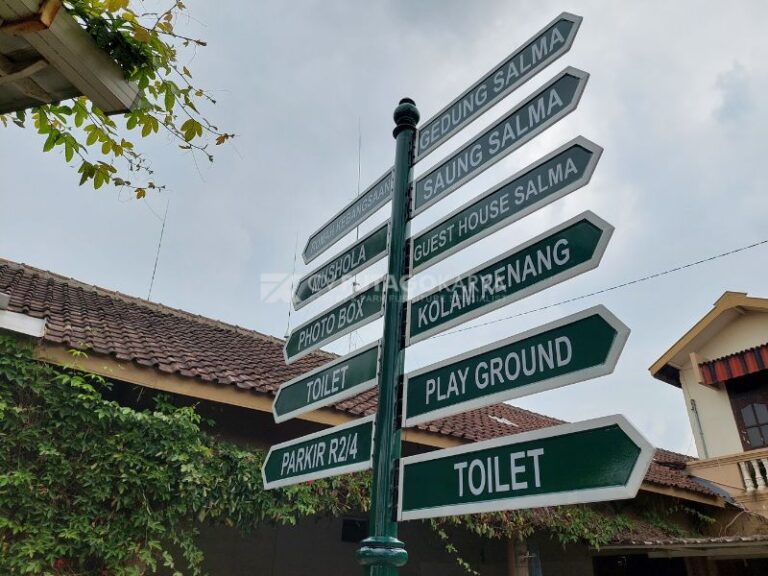 Plang Arah Jalan Istimewa Kualitas Visual Terbaik - Futago Karya