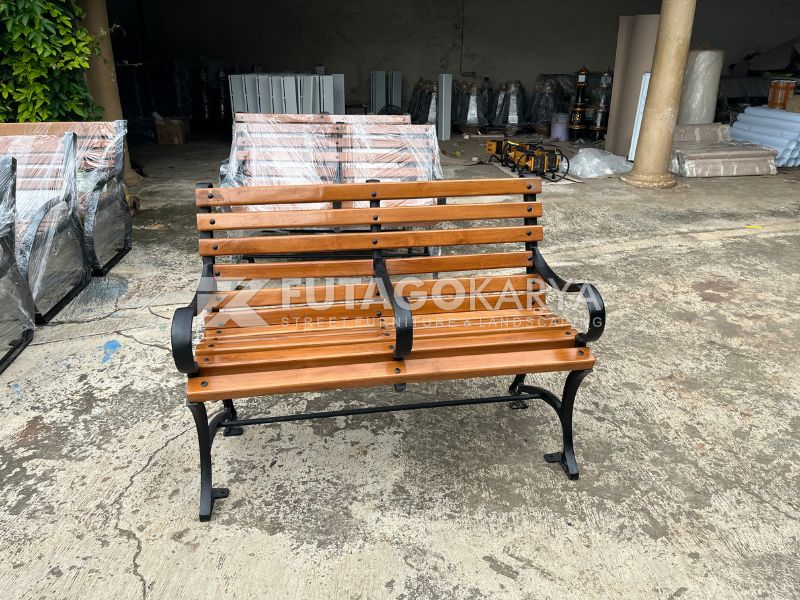 Kursi Taman Outdoor Minimalis Elegansi - Futago Karya